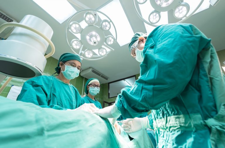 Augmentation mammaire : 3 Méthodes, avantages et inconvénients